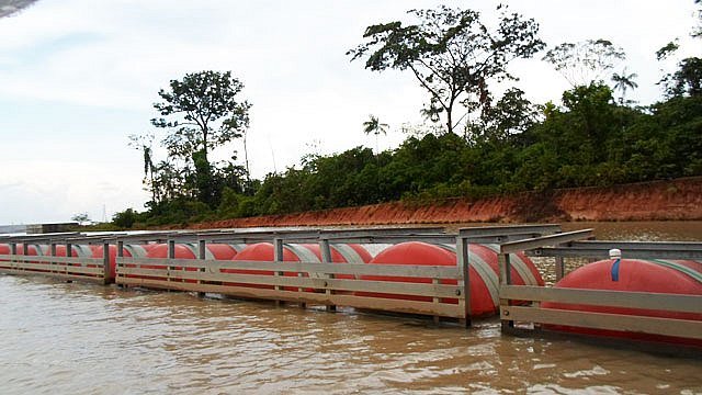 Log boom garante a preservação do ecossistema e protege as turbinas da ...