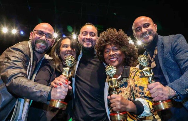 Ela Mora Logo Ali' Conquista Top 10 do Brasil pela ABRACCINE - Cultura ...